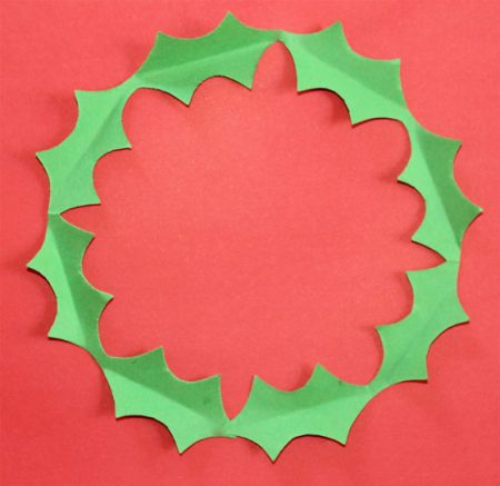 Craft activities for the Festive Holiday season: Holiday wreath!